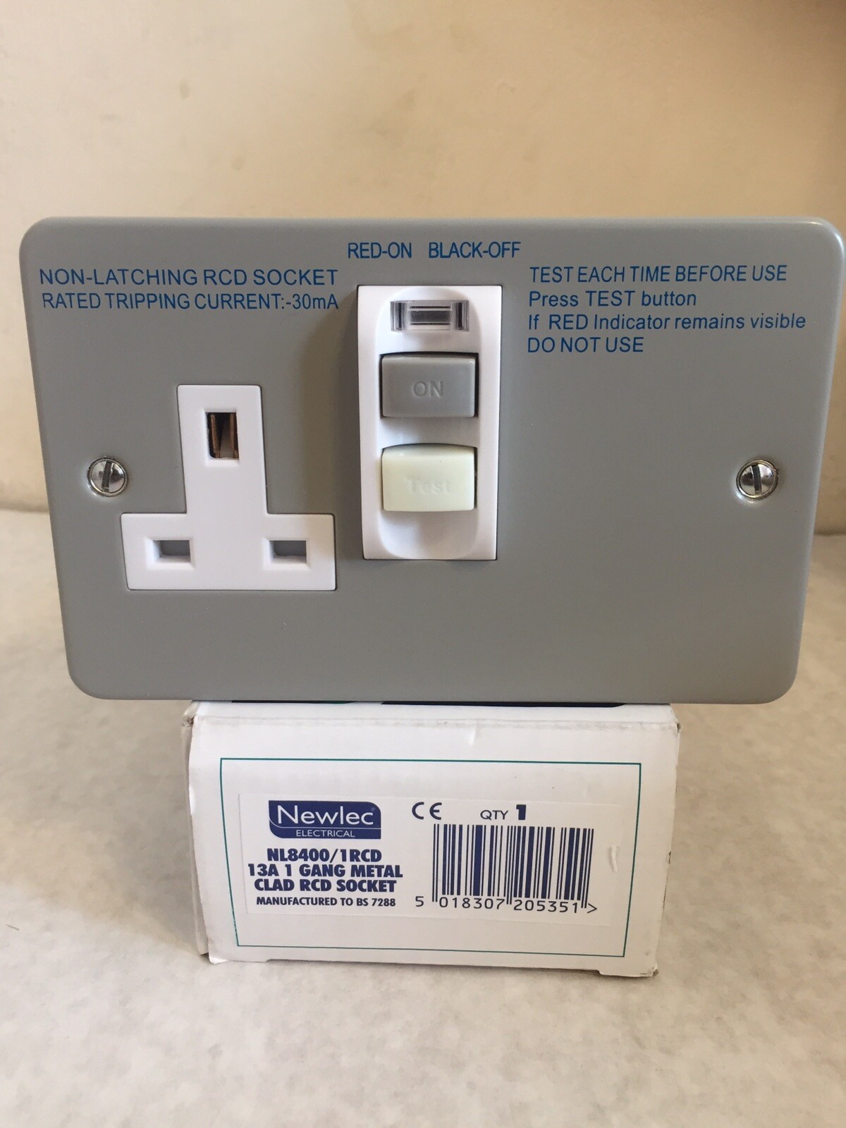 Newlec NL8400/1RCD 13A 1 Gang Metal Clad RCD socket NEWLEC 13amp 1 Gang ...