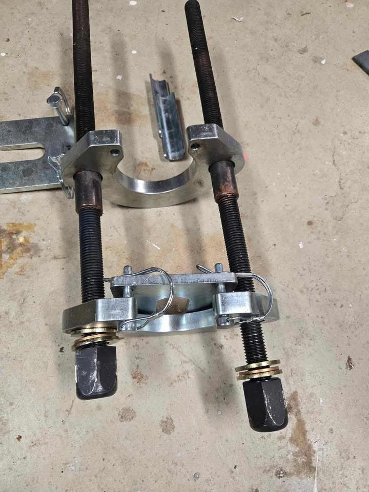 Strut Pro Cutlass Bearing Removal Tool remove bearing without removing ...