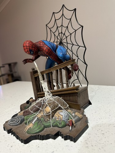 Spider-Man Statue [figurine] Display UNIQUE ONE OF A KIND - CUSTOM MADE ...