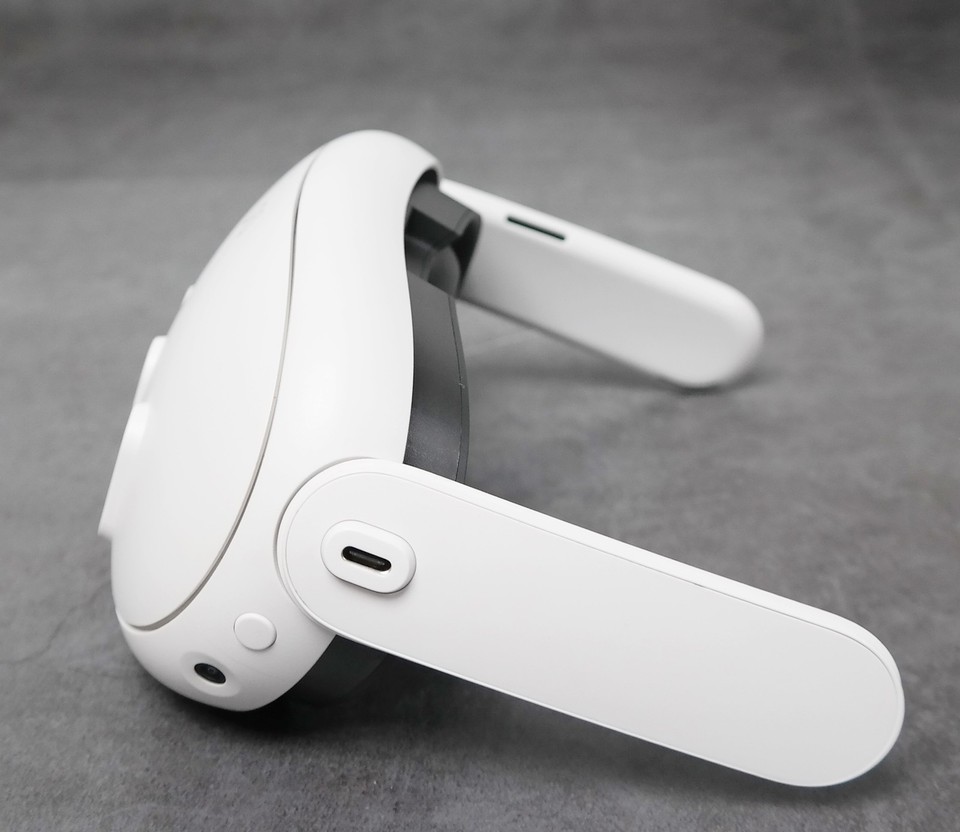 Meta Quest 3 128GB VR Headset S3A - White BROKEN | eBay