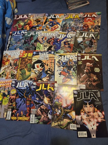 100 Comic Books lot - DC books From A Comic Store That Went Out Of ...