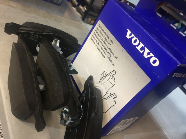 Genuine Volvo Xc90 & Xc60 Front Brake Pad Set 31687101 for sale online ...
