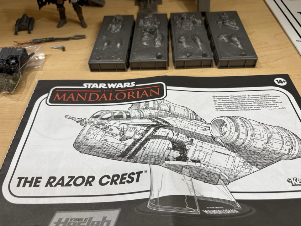 Hasbro Haslab Vintage Collection Mandalorian Razor Crest with All Tiers ...