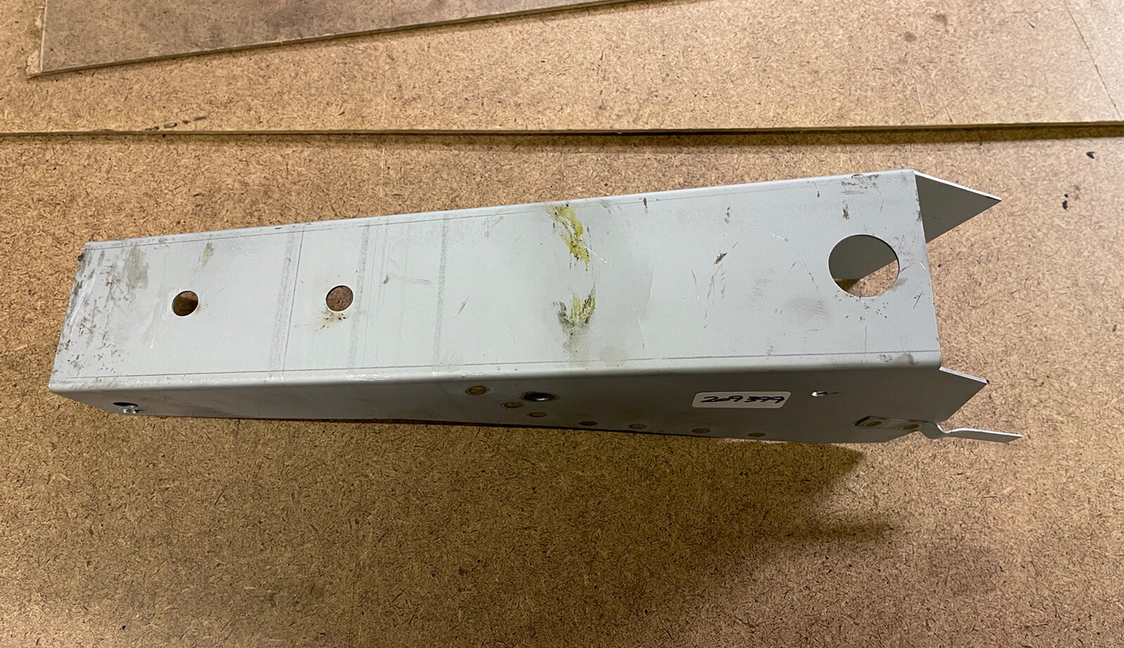 TRIUMPH 209399 SPITFIRE RANGE & GT6 RANGE L/H/F CHASSIS OUTRIGGER ...