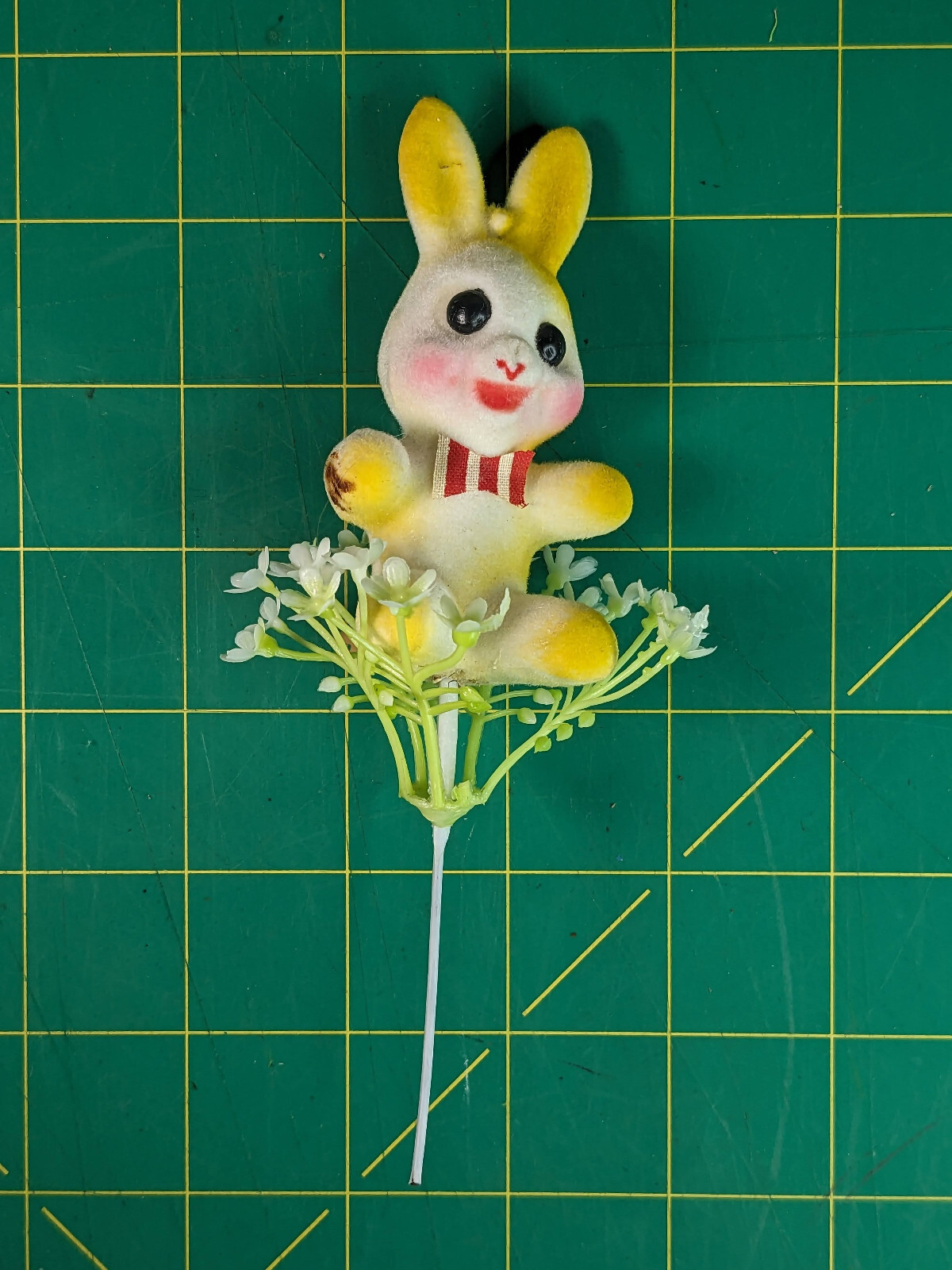 VTG; Flocked Rabbit Stick Pin Pastel Bunny Flower S# - Gem