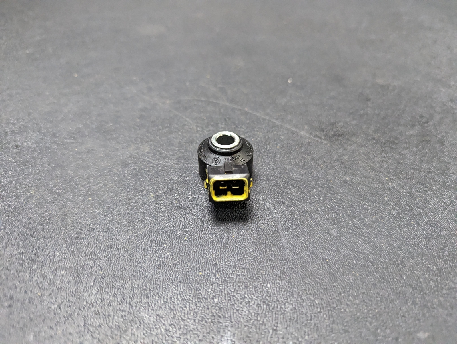 Capteur de choc moteur 2018 BMW X1 13627636937 2016 2017 2019 2020 2021 ...