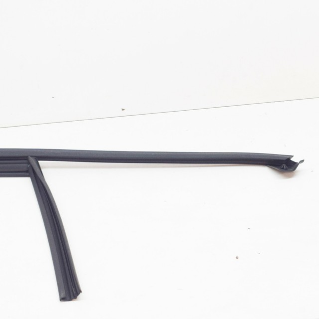Genuine Mercedes-Benz W176 A-class LH Rear Black Window Run Seal ...