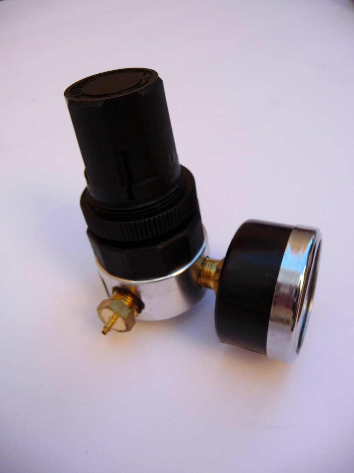 DCI Dental 7222 Regulator Kit Non-Relieving air 1/8" Barb In, 1/8" Barb ...