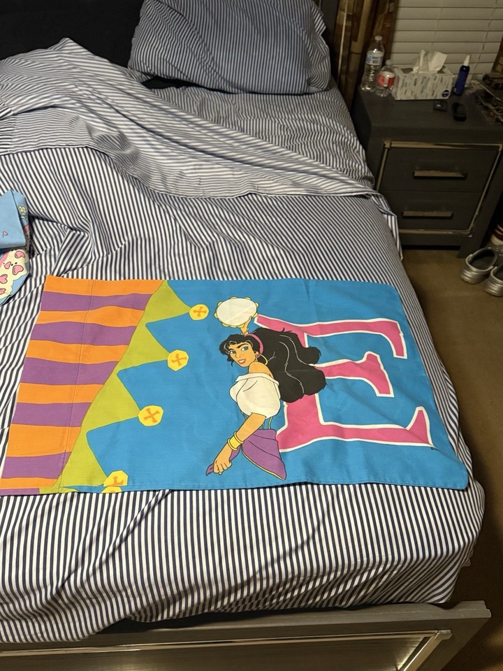 '90's Disney Standard Pillowcase - Hunchback of Notre Dame Quasimodo ...