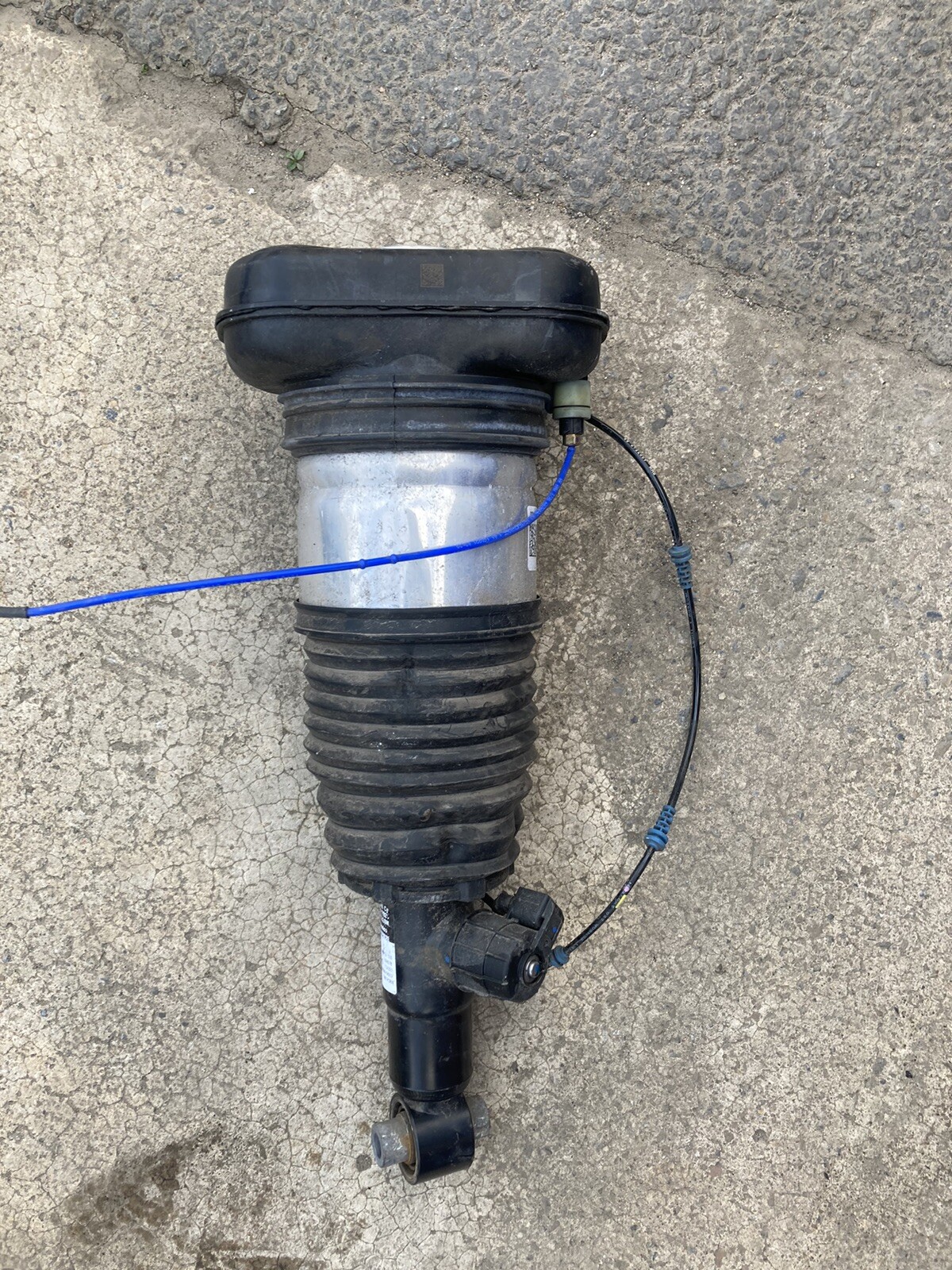 BMW X7 G07 2018 LHD Rear Right Air Shock Absorber 78315615 for sale ...