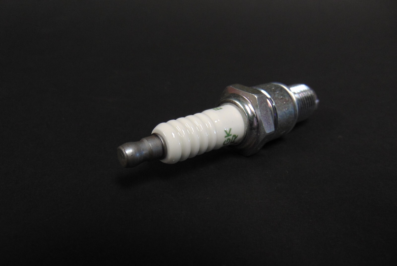 1 NGK Spark Plug BR9EYA 7548 READ LISTING | eBay