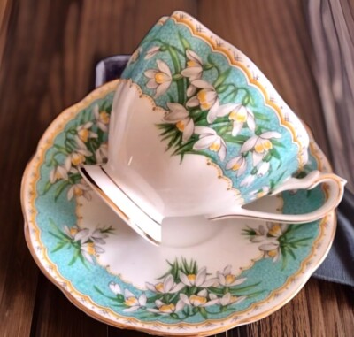 One Footed Tea cup & Saucer Set Marilyn QUEEN ANNE ENGLAND SNOWDROP ...