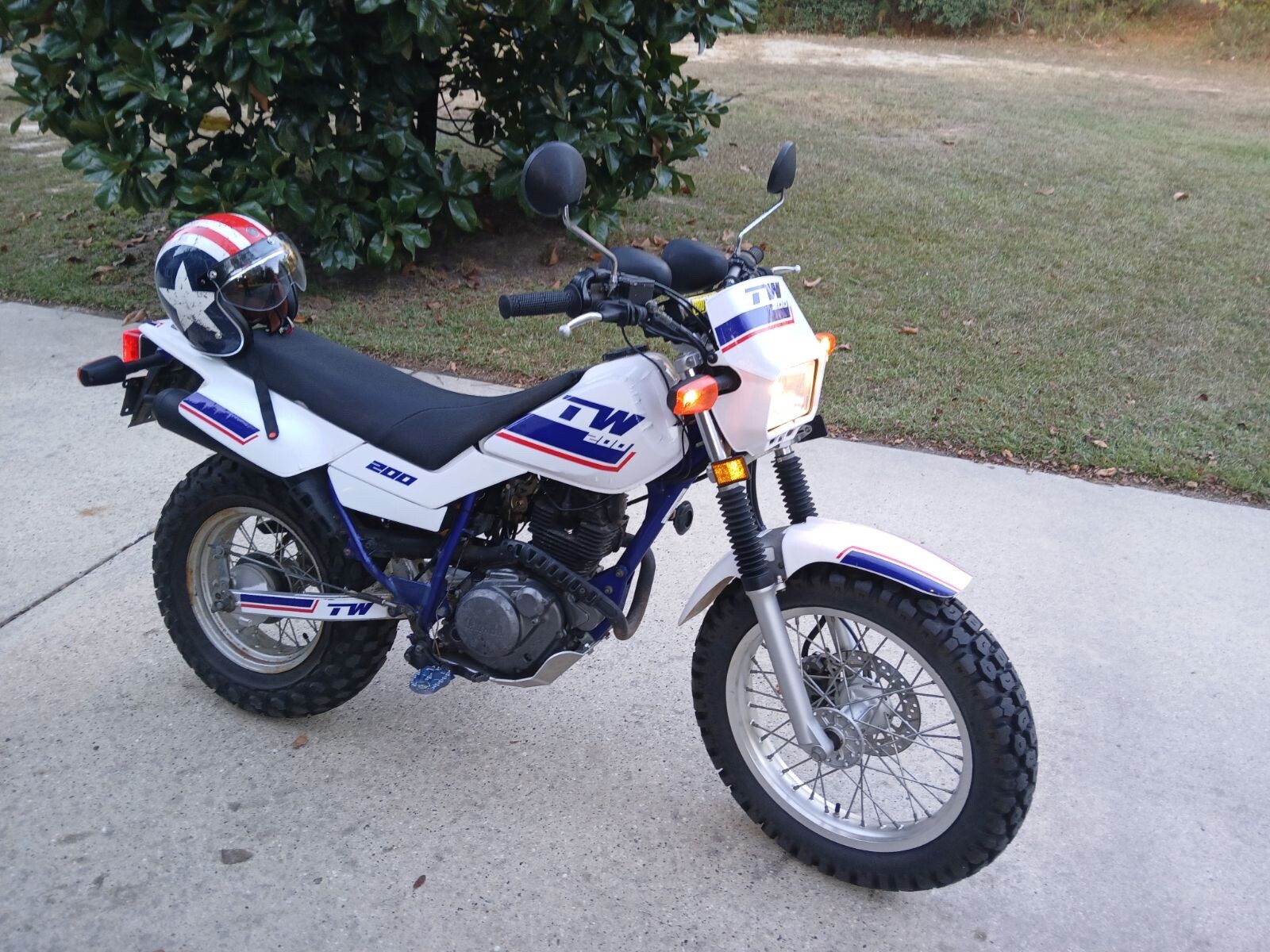 TW200 Graphic Kit Lines Style blue/red/white bg TW 200 Graphics 87-24 ...