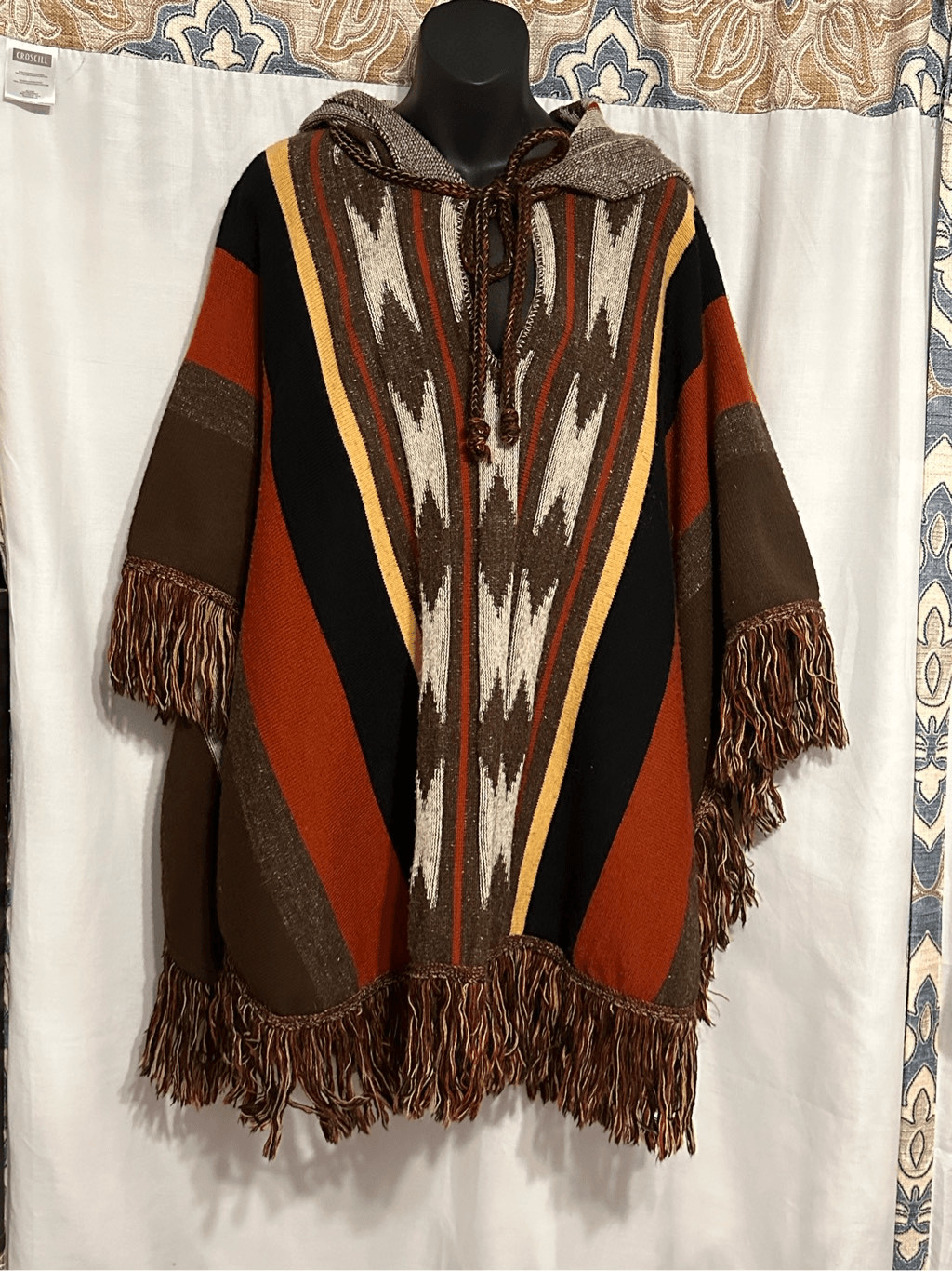 RARE Cuddle Knit Vintage Poncho 1970s |Poncho with Na… - Gem