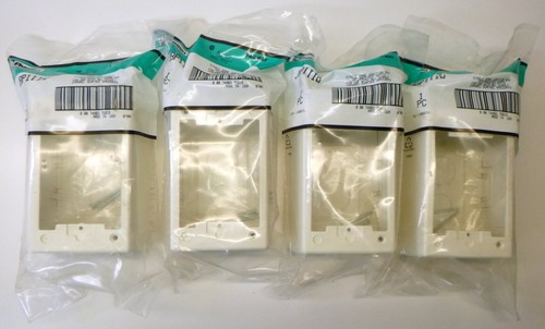 Panduit JBP1IIW Pan-Way Single-Gang Intermediate Depth Junction Box ...