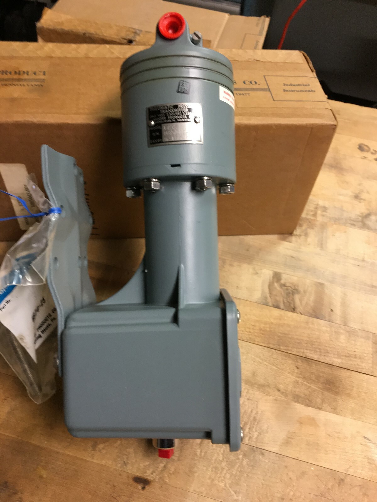 NEW Moore Pneumatic Pressure Transmitter Model 173 S with Mounting ...