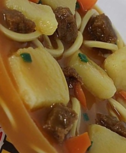 Ramen noodles (curry) that can be fitted into an empty cup ramen ...