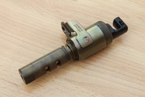 VVT SOLENOID VALVE / VARIABLE CAM TIMING Jaguar X-Type S-Type XK8 XF XJ ...