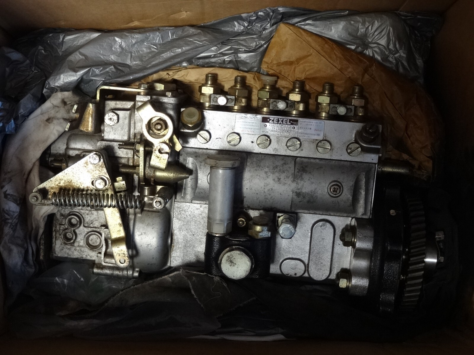 FUEL INJECTION PUMP - Zexel 101605-0320 Isuzu 115603-4930 for 6BG1 ...