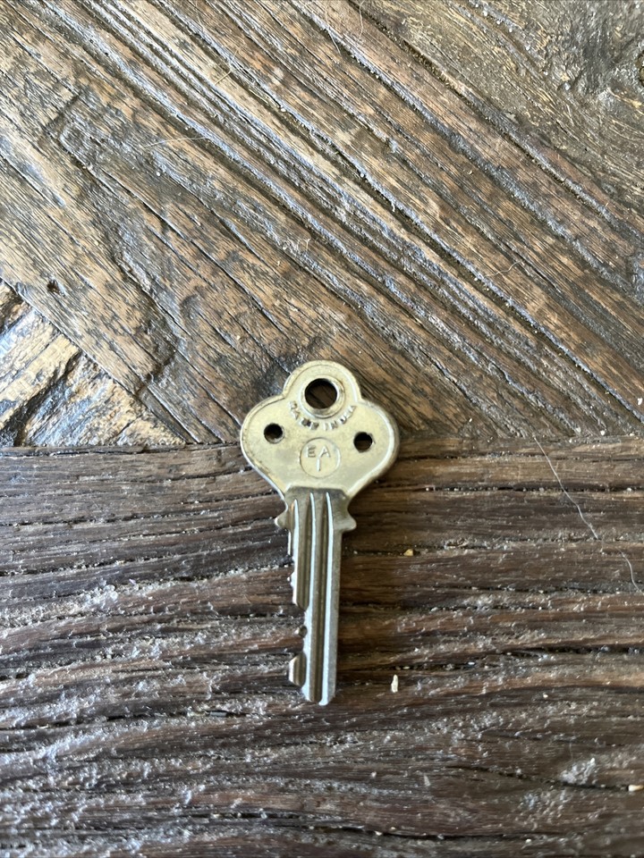 Vintage Curtis Key Co. Key w/ Bulldog Logo | eBay