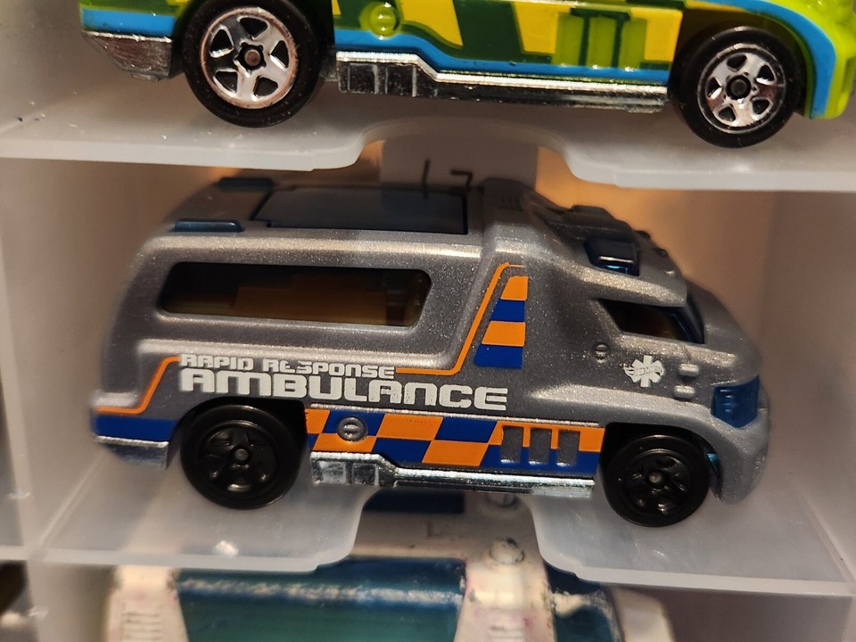 hot wheels/matchbox AMBULANCE (case #124) | eBay