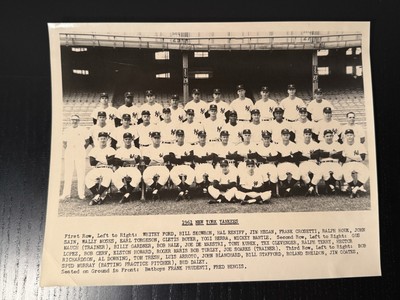 1961 NEW YORK YANKEES Mantle/Berra 9-3/4 x 7-1/2 TEAM ISSUE GLOSSY ...