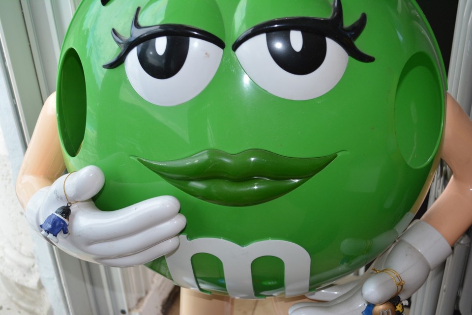 LIFESIZE HUGE JUMBO GIANT M&Ms M&M large DISPLAY yellow excellent | eBay