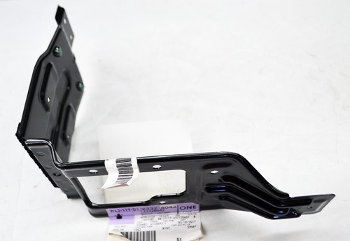 GM OEM 16-24 Malibu Front Bumper Grille Bumper Components-Lock Support ...