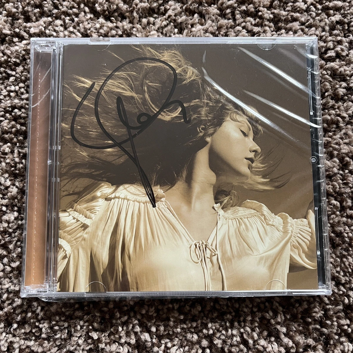 Taylor Swift Signed Fearless (Taylor’s Version) CD - Media