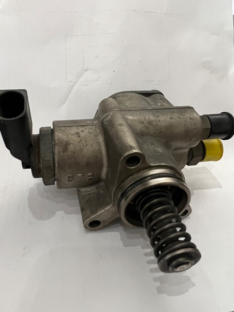 2007 AUDI RS4 4.2 FSI PETROL HIGH PRESSURE FUEL PUMP O/S 079127026C for ...