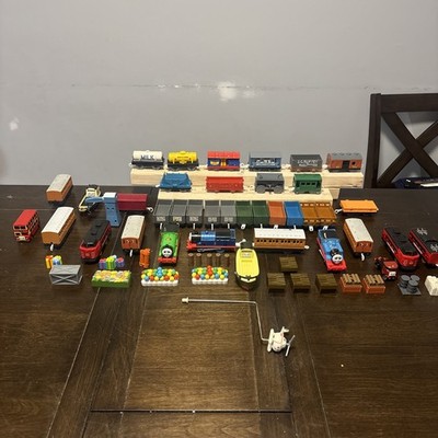 THOMAS & Friends Hit Toy Trackmaster Lot of 60 Cargo Caboose Thomas ...