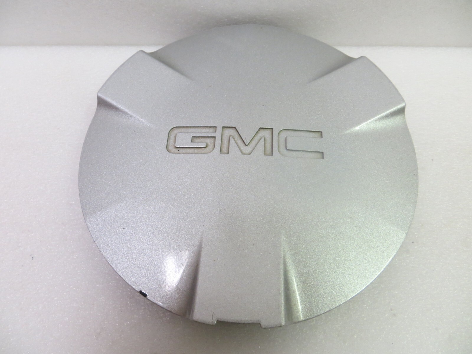 GMC ENVOY, ENVOY XL 2002-2003 SILVER CENTER CAP - 1 - 5135 - 9593392 ...