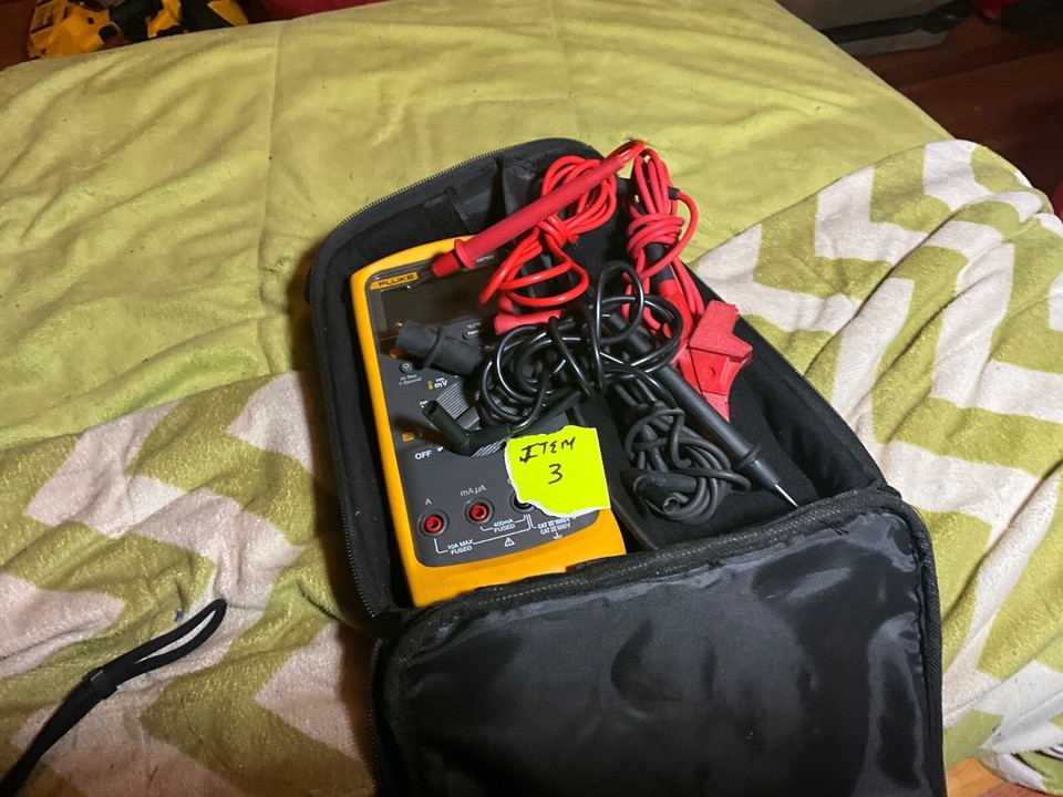 Fluke 87 True RMS Industrial Multimeter w/Yellow Waterproof Dustproof ...