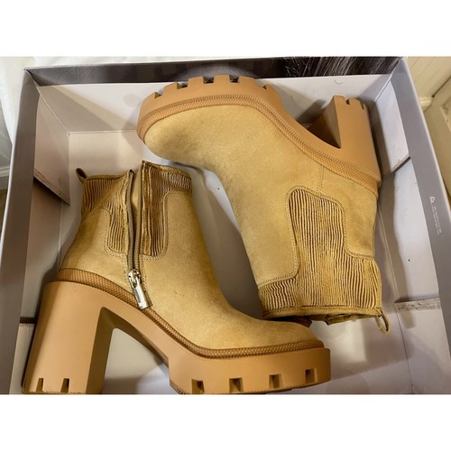 JLO Jennifer Lopez Emalee Chelsea Ankle Boots, Cashew Tan, Size 7M New ...