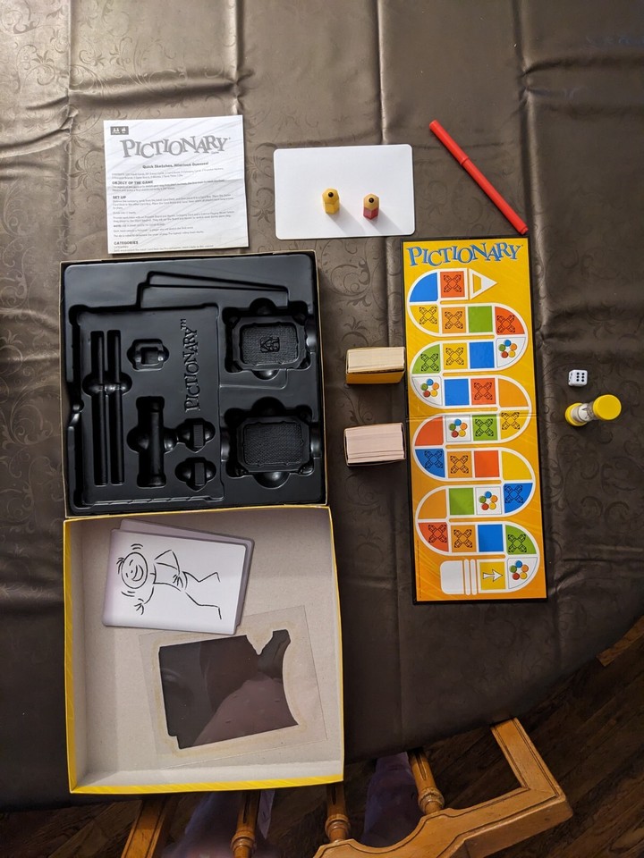 Pictionary Quick-Draw Guessing Board Game for Kids, Teens & Adults, Age ...