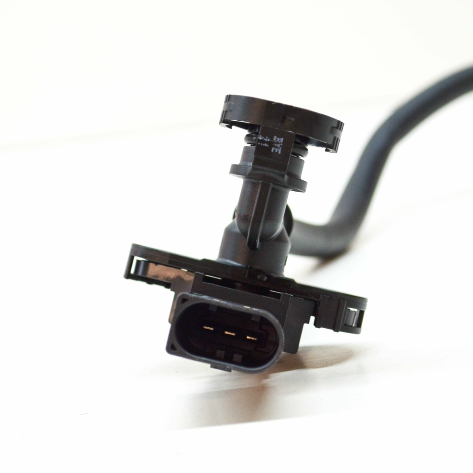 NEW BMW 3 F30 FUEL TANK EVAPORATOR W PRESSURE LINE 13907643105 ORIGINAL ...