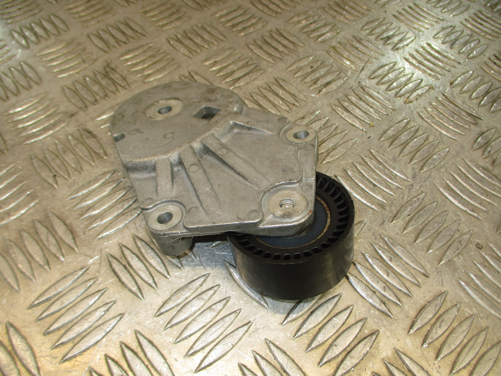 2018 Volvo V40 2.0 Petrol B4204T37. Auxiliary Belt Tensioner 31493092 ...