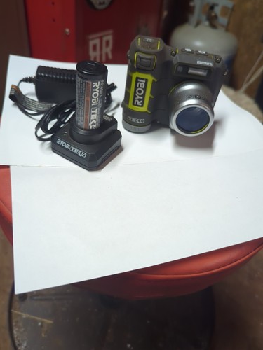 RYOBI TEK4 4V RP4200 DURASHOT 8 MP DIGITAL CAMERA With Battery&Charger ...