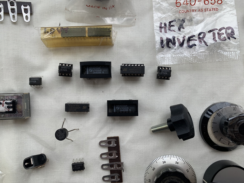 ELECTRONIC COMPONENTS PARTS job-lot Vintage Radio Spares Assortment ...