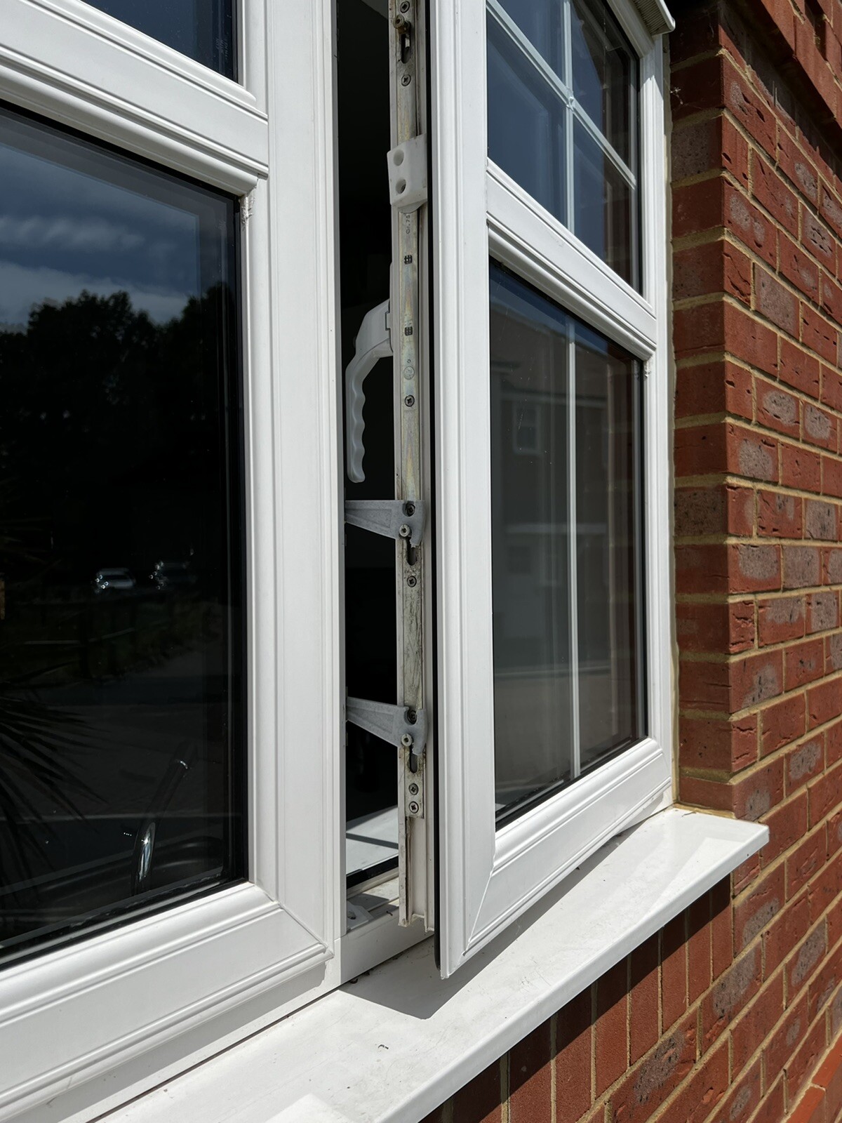 Window Restrictor - Cat Guard - Pack of 2 - MEDIUM - 60mm Opening | eBay UK