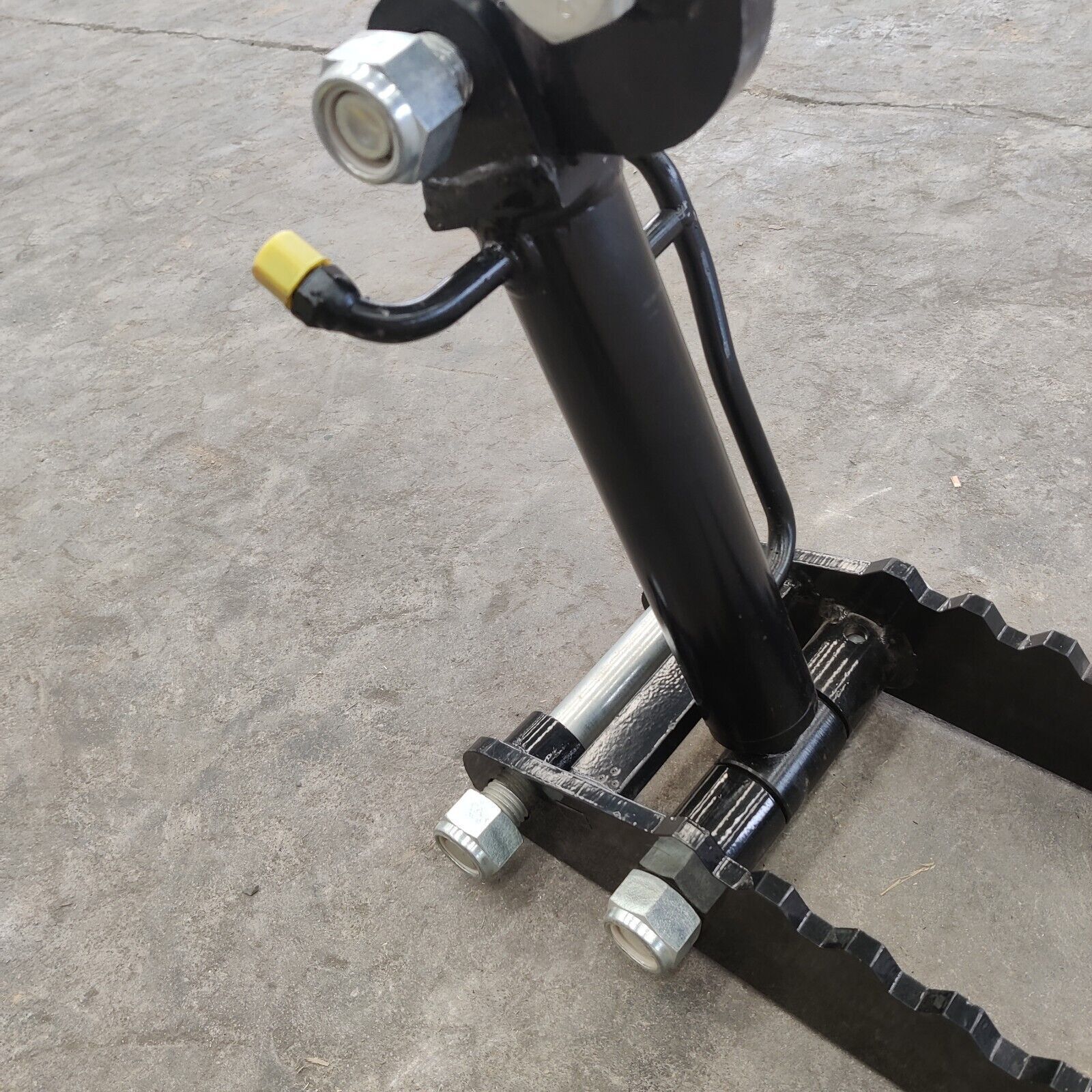 NEW Mini Excavators Attachments: Hydraulic Thumb Clip Diggers Tractors ...