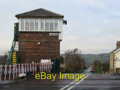 Photo 6x4 Slipped 'W' Low Row/NY5863 Low Row level crossing. c2007 ...