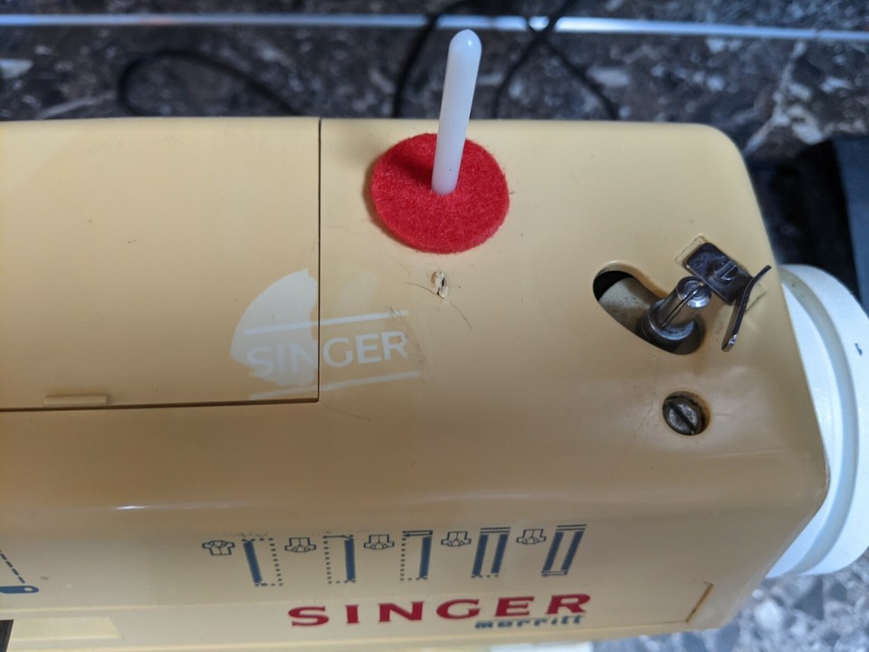 Singer Merritt 3314C Sewing Machine w/ Accesory Case Tested Working ...