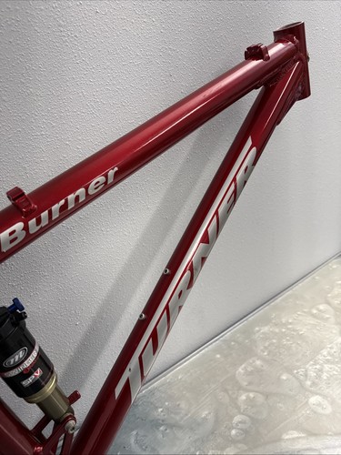 TURNER Burner Full Suspension MTB 18” Frame Mountain Bike Manitou ...