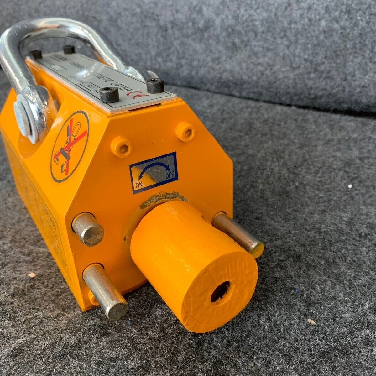 Global Industrial 316089 Magnetic Load Lifter Lifting Magnet 600lb ...