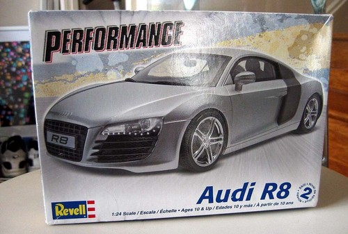 Revell 1:24 Audi R8 Super Sports Car Coupe Plastic Model Kit Original ...