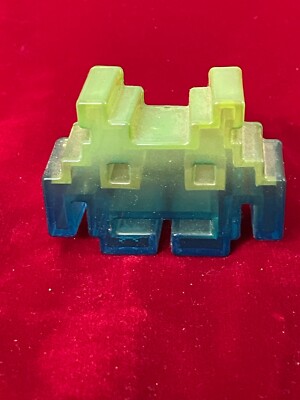 Taito Space Invaders Video Game Mini Alien Plastic Figure Green/Blue LE ...