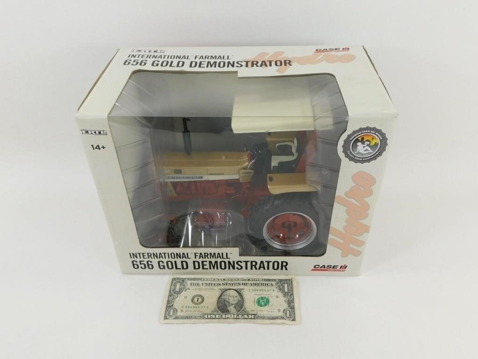 Case IH Farmall 656 Gold Demonstrator Tractor 1:16 w/ Canopy 2011 Ertl ...