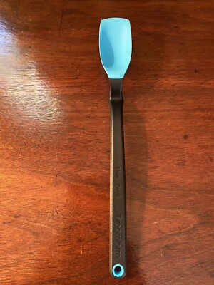 The Dreamfarm Mini Spoon Silicon Teaspoon scrapes jar clean and sits up ...