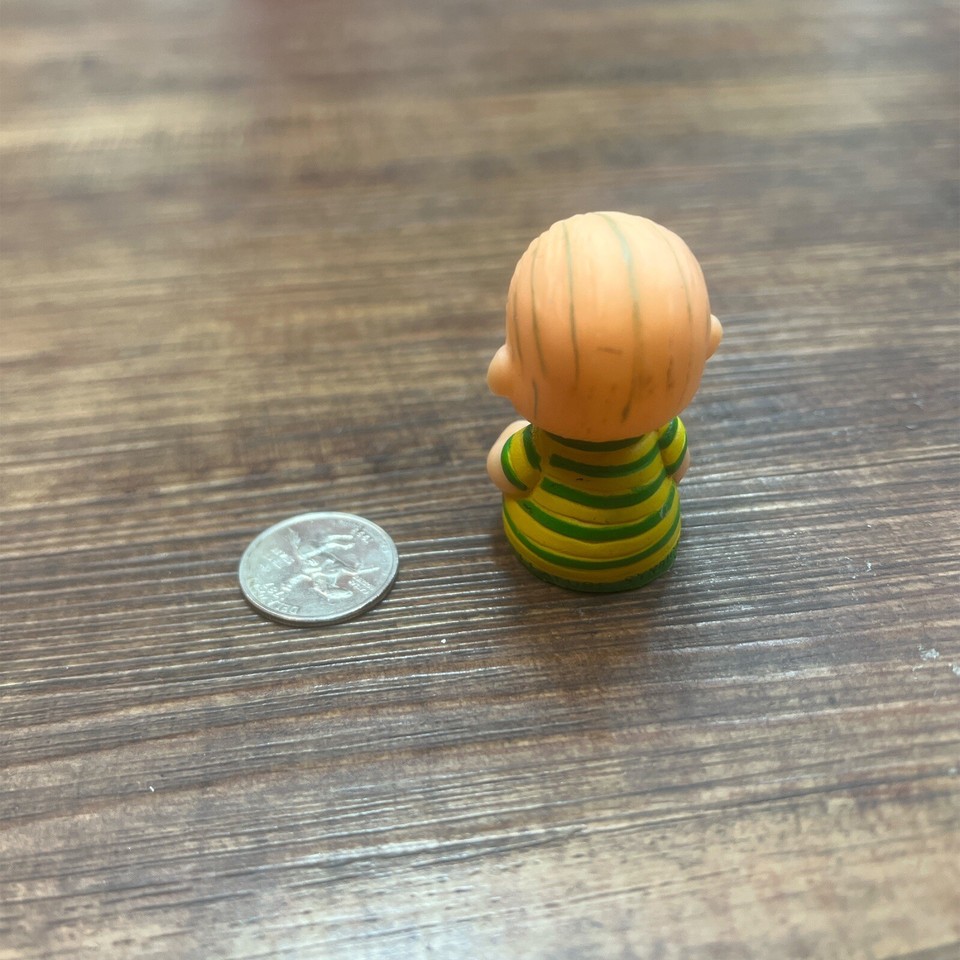 vintage PEANUTS Character-vintage LINUS Finger Puppet | eBay